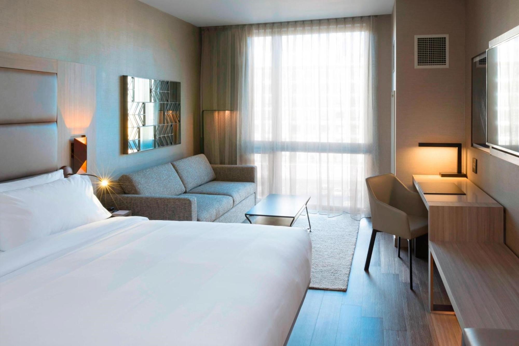AC Hotel by Marriott Boston - Hotel in Downtown Boston, MA