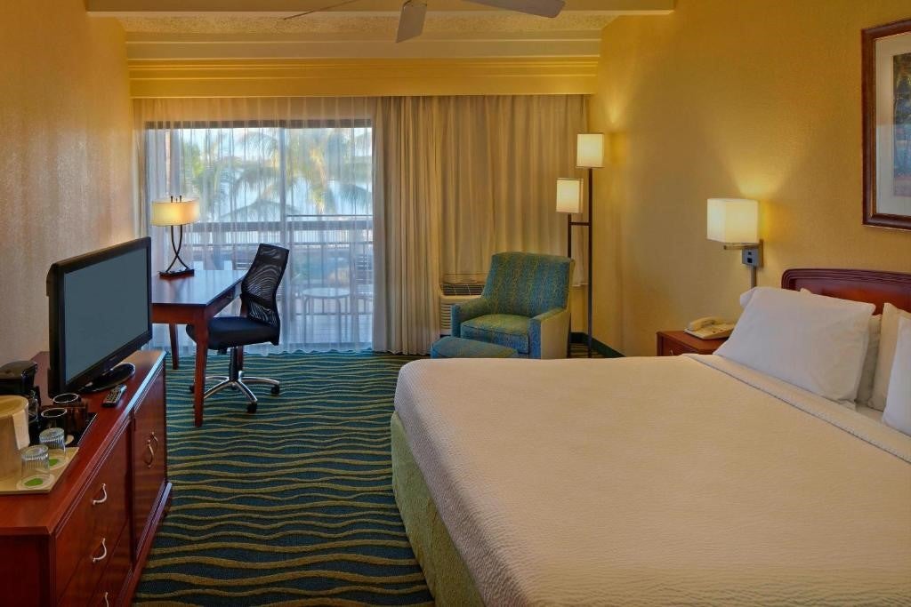 Courtyard Key West Waterfront - Key West FL Hotel