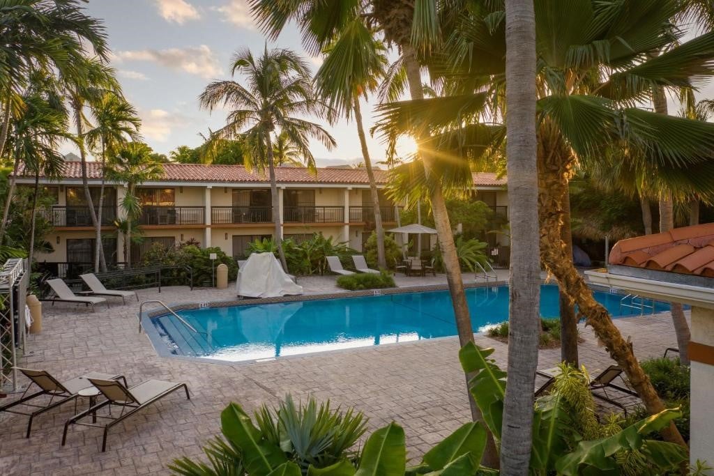 Courtyard Key West Waterfront - Key West FL Hotel