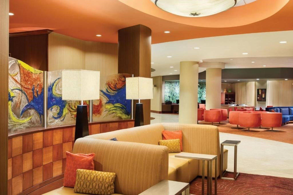 Courtyard by Marriott Downtown & Central Location Hotel