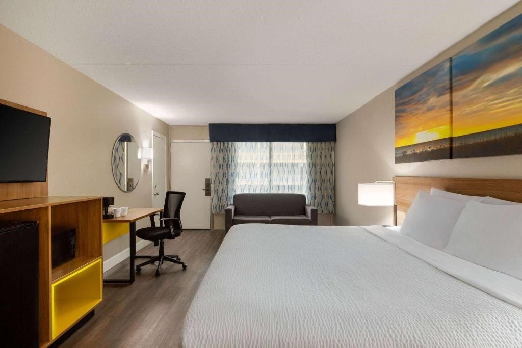 Days Inn Myrtle Beach Beachfront