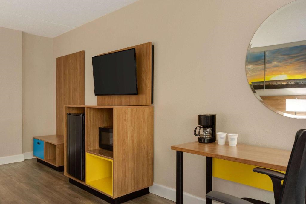 Days Inn Myrtle Beach Beachfront