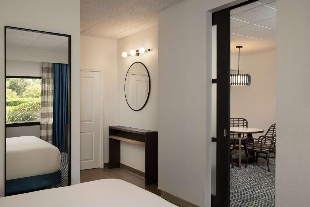 DoubleTree Suites by Hilton Orlando at Disney Springs