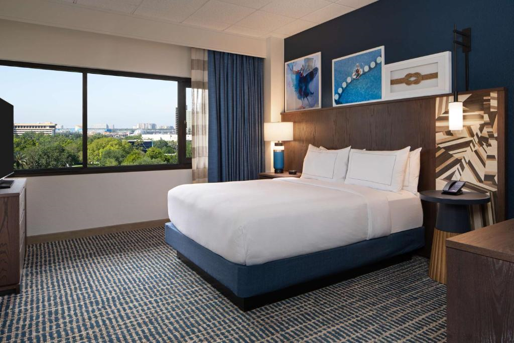 DoubleTree Suites by Hilton Orlando at Disney Springs