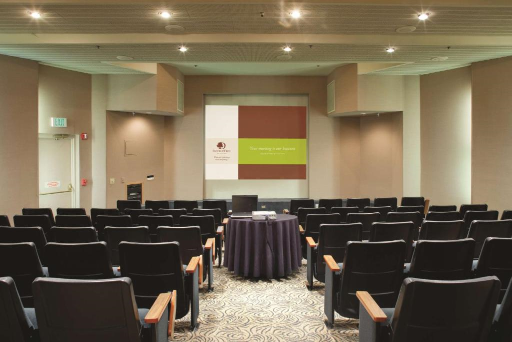 DoubleTree by Hilton Hotel Denver Aurora