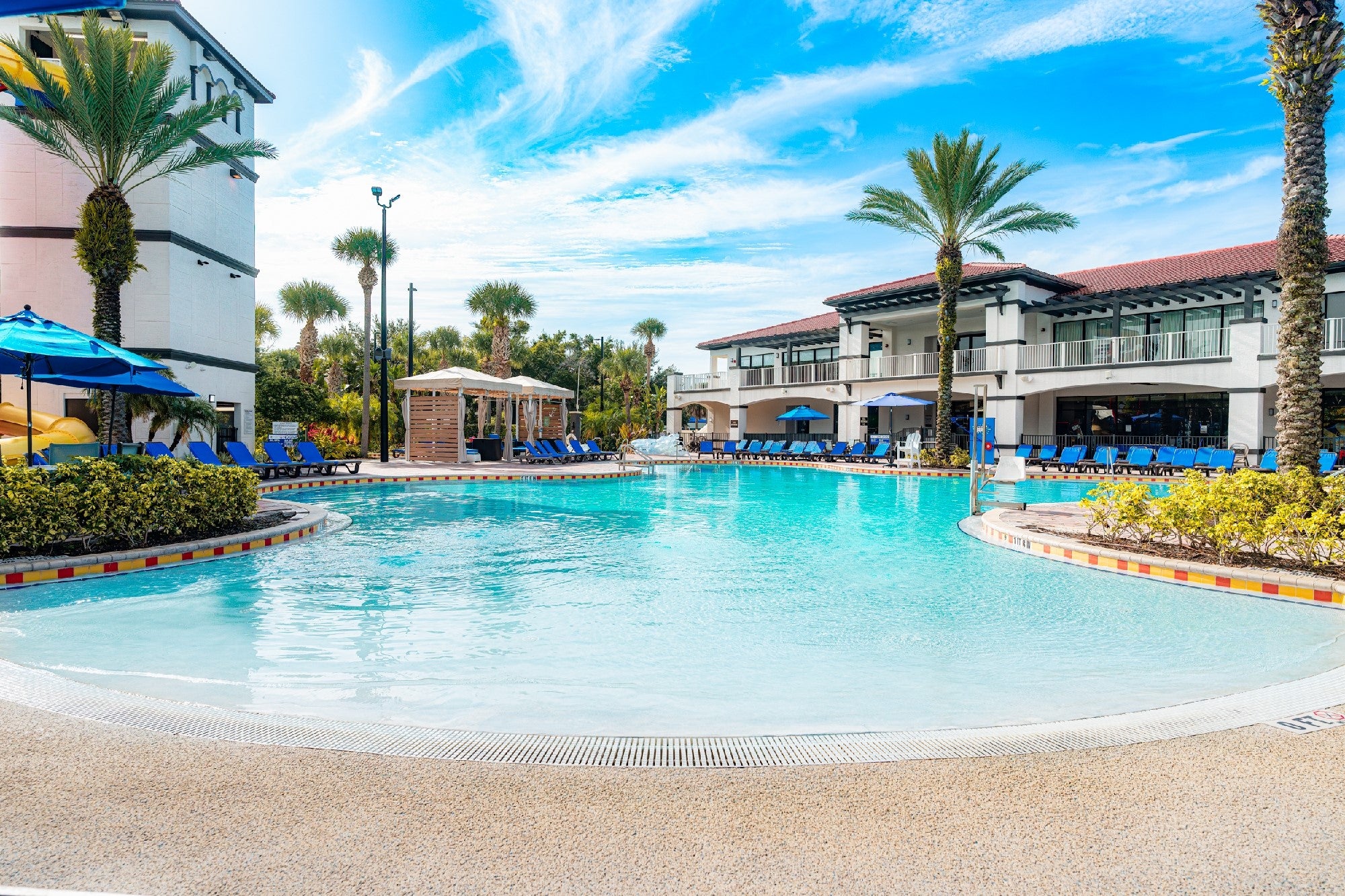 FantasyWorld Resort – Family Villas with Water Park Near Disney