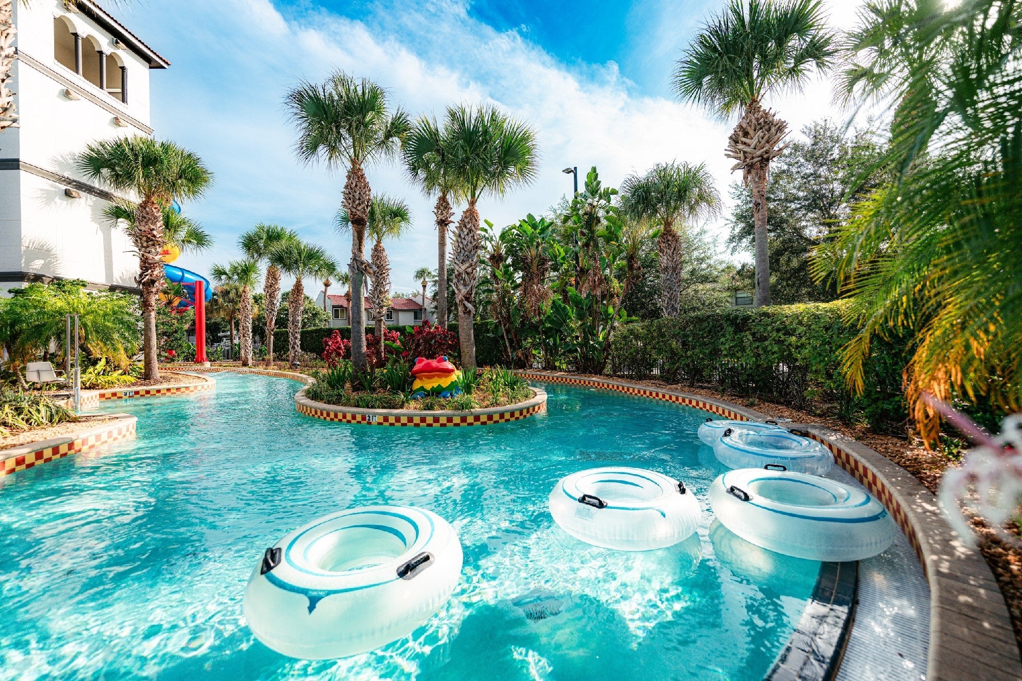 FantasyWorld Resort – Family Villas with Water Park Near Disney