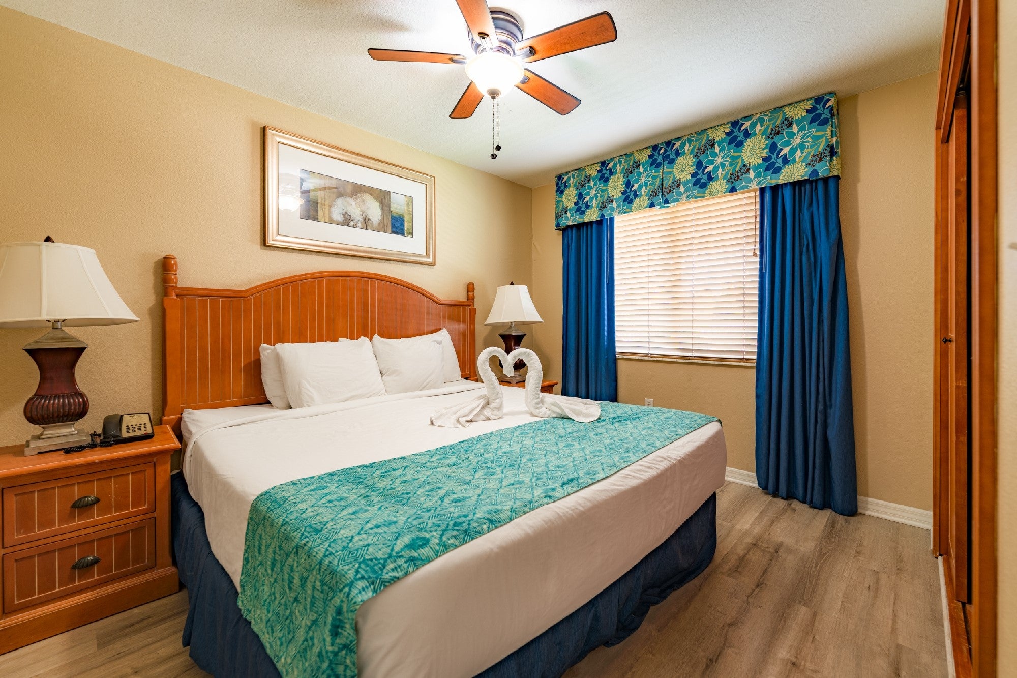 FantasyWorld Resort – Family Villas with Water Park Near Disney