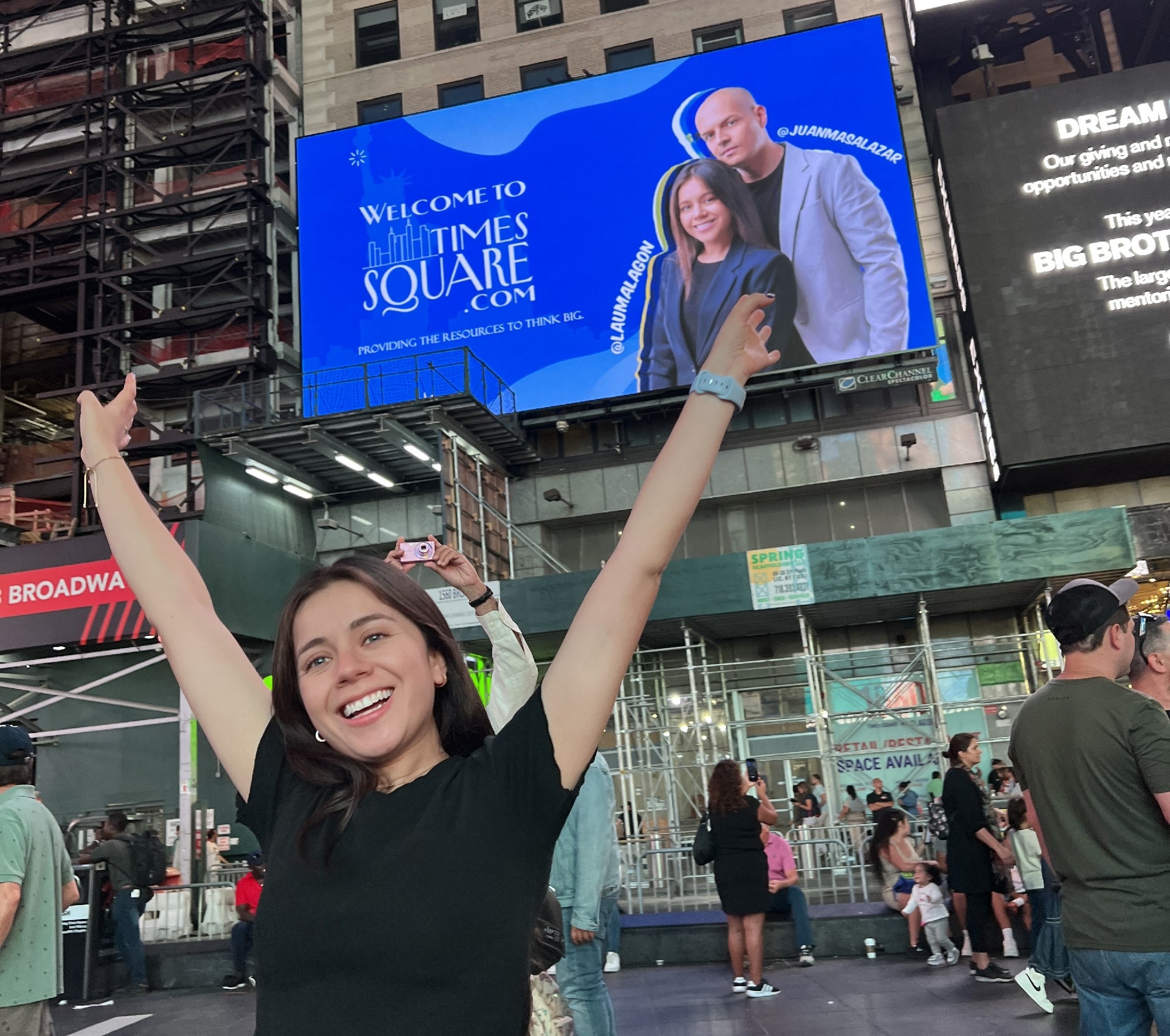 Your Photo on Times Square Screen – NYC Billboard Experience