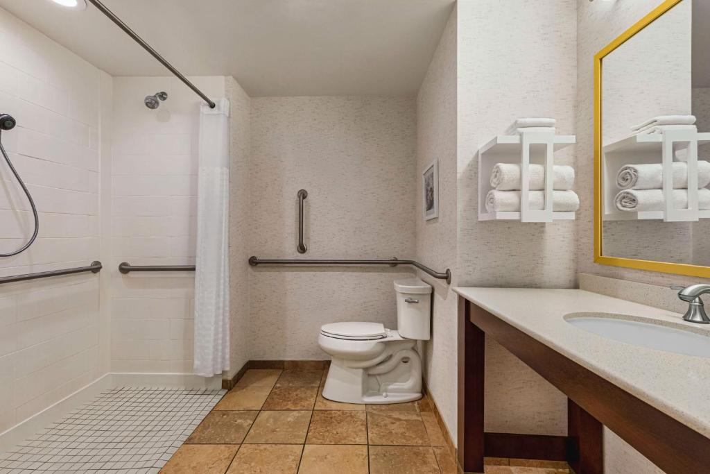 Hampton Inn & Suites Pittsburgh Waterfront West Homestead