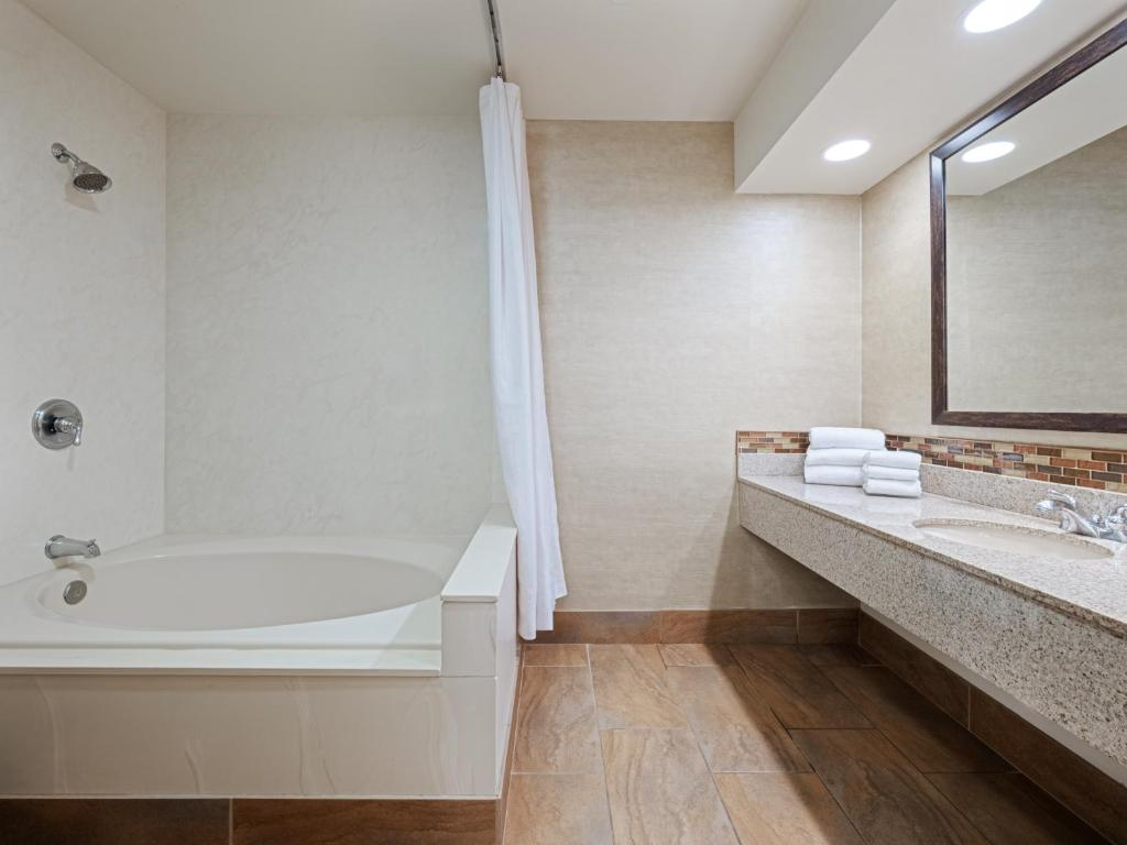 Squire Resort at the Grand Canyon by IHG