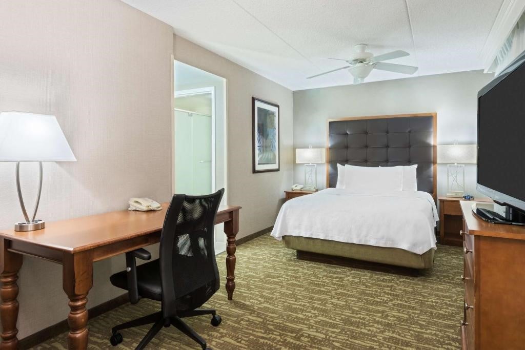 Homewood Suites Holyoke - Hotel with Full Kitchens