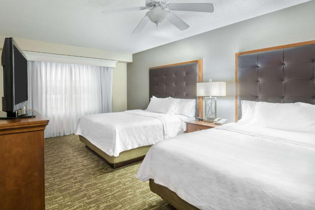 Homewood Suites Holyoke - Hotel with Full Kitchens