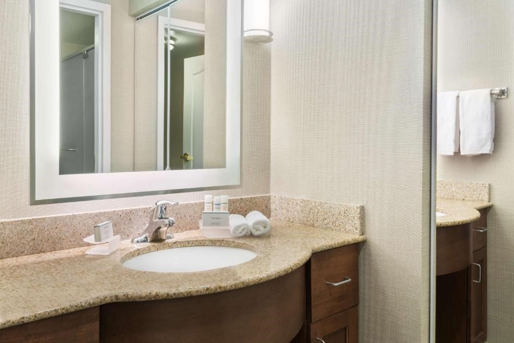 Homewood Suites Holyoke - Hotel with Full Kitchens