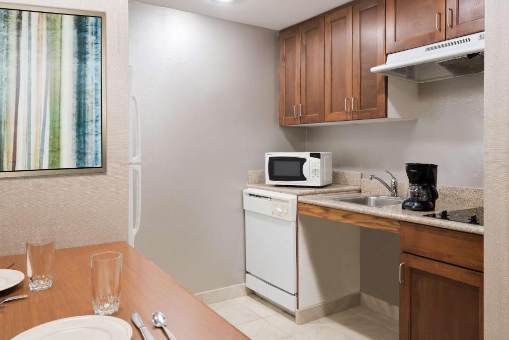 Homewood Suites Holyoke - Hotel with Full Kitchens