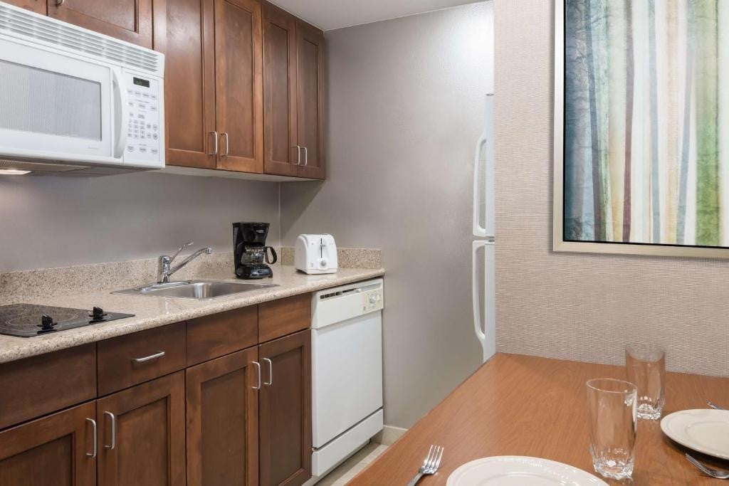 Homewood Suites Holyoke - Hotel with Full Kitchens