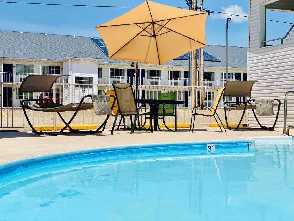 Howard Johnson in Branson - Near Theaters & Top Attractions