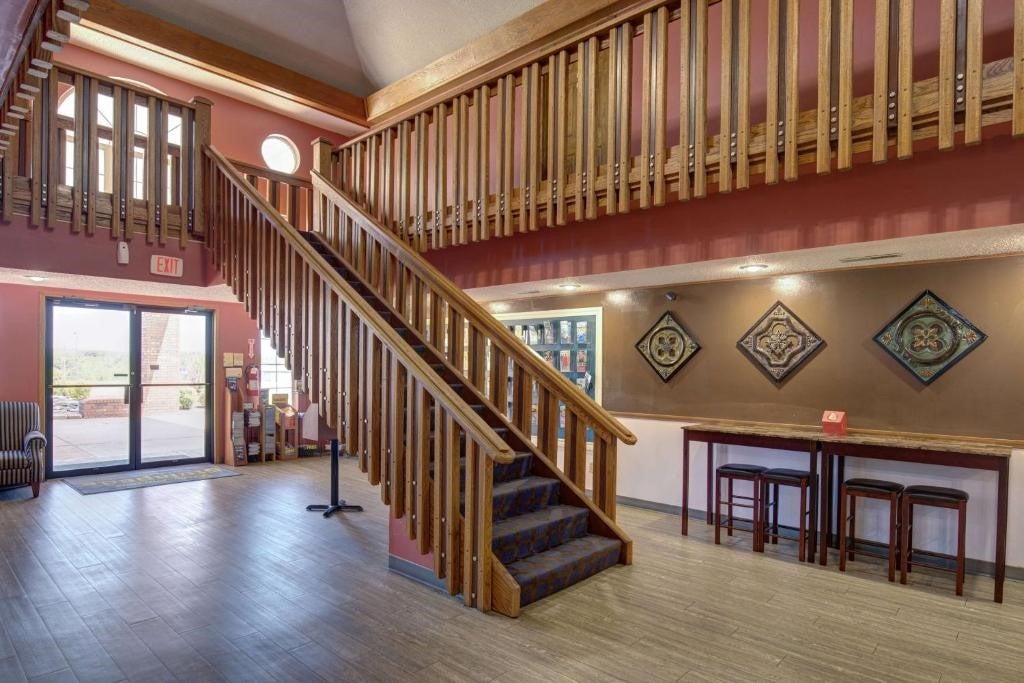 Howard Johnson in Branson - Near Theaters & Top Attractions