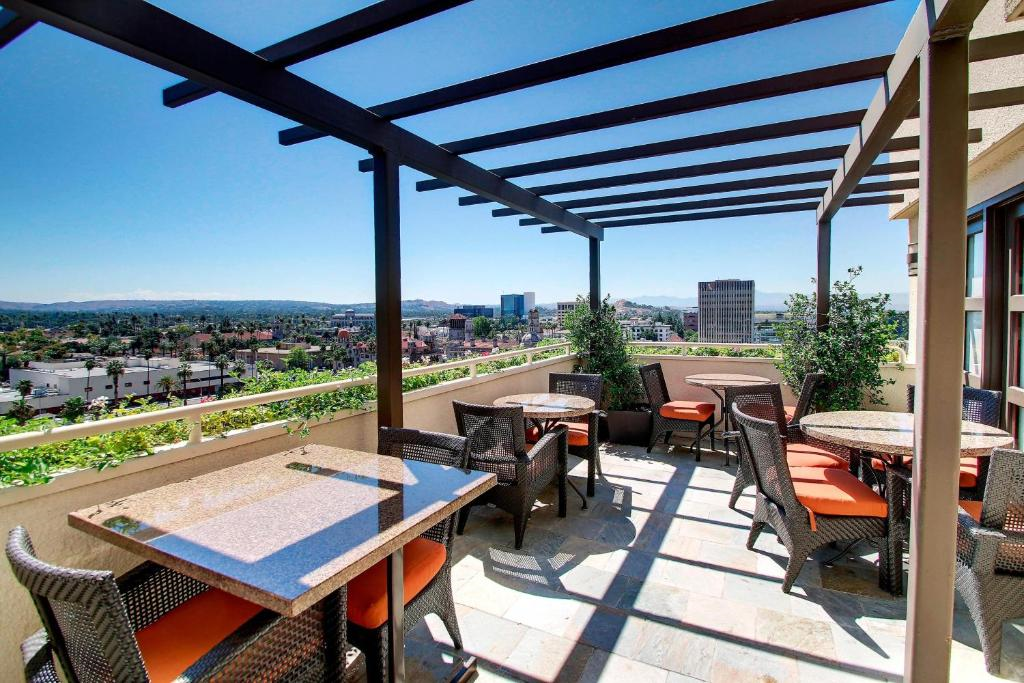 Marriott Riverside at the Convention Center - Downtown Riverside Hotel