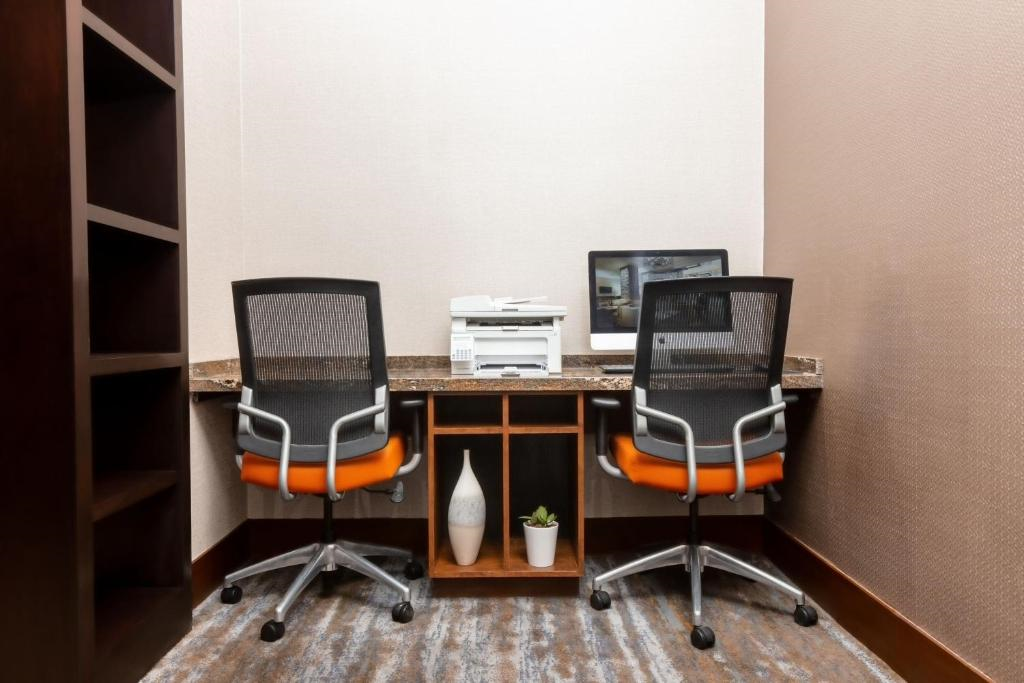 Marriott Riverside at the Convention Center - Downtown Riverside Hotel