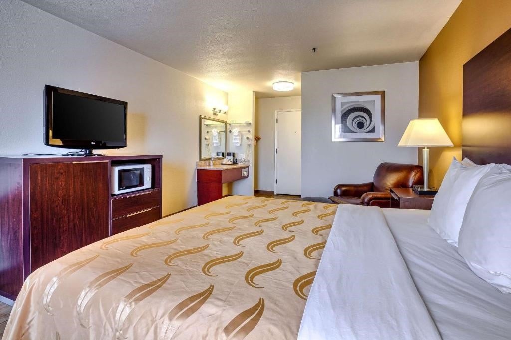 Quality Inn Near Six Flags Discovery Kingdom-Napa Valley