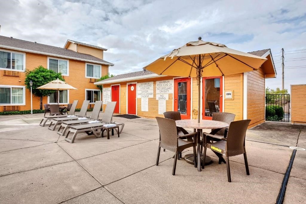 Quality Inn Near Six Flags Discovery Kingdom-Napa Valley