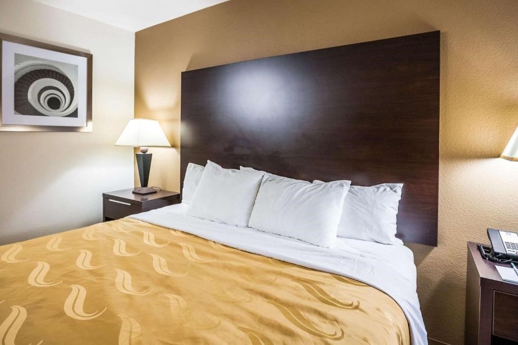 Quality Inn Near Six Flags Discovery Kingdom-Napa Valley