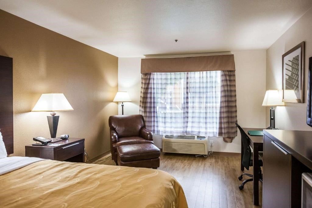 Quality Inn Near Six Flags Discovery Kingdom-Napa Valley