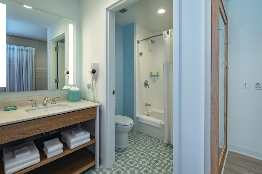 Universal's Endless Summer Resort Dockside Inn and Suites