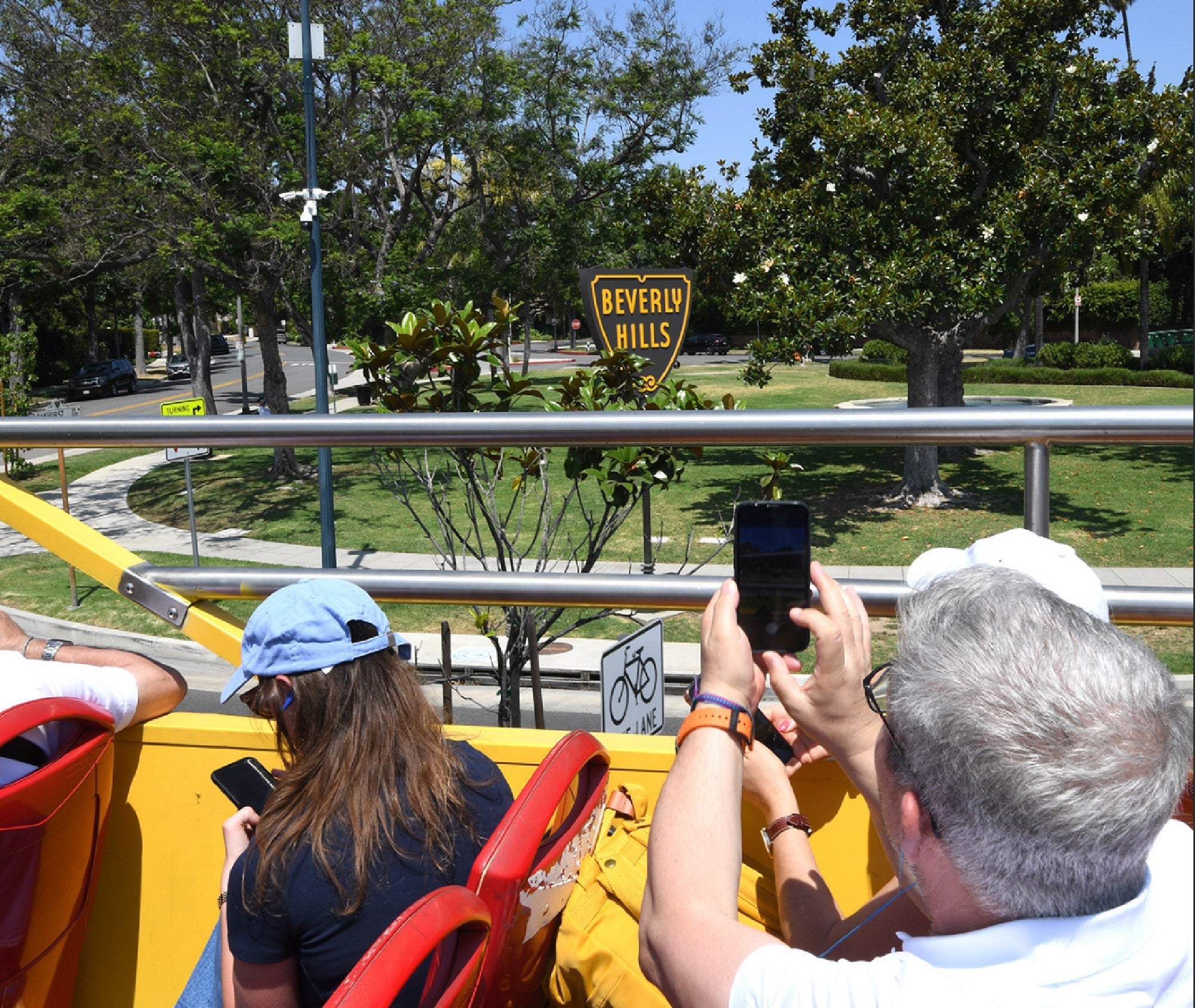 Warner Bros. Studios & Hop-On Hop-Off Bus - Los Angeles