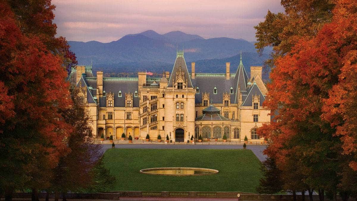 Biltmore in the Fall – Leaf Spots, Fall Fun & Smart Tips for 2025