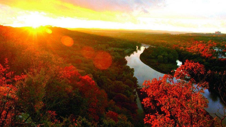Branson Fall Colors 2023 - Top Mesmerizing Views in the Ozarks