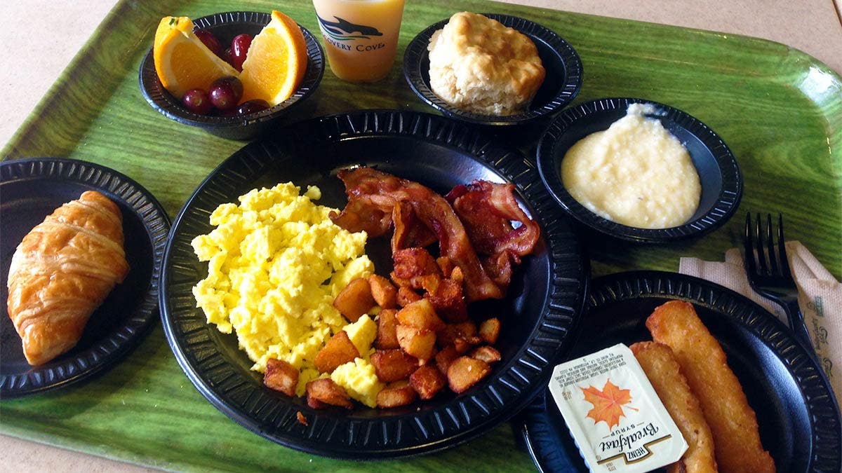 Culinary Delights: Food and Dining Options at Discovery Cove