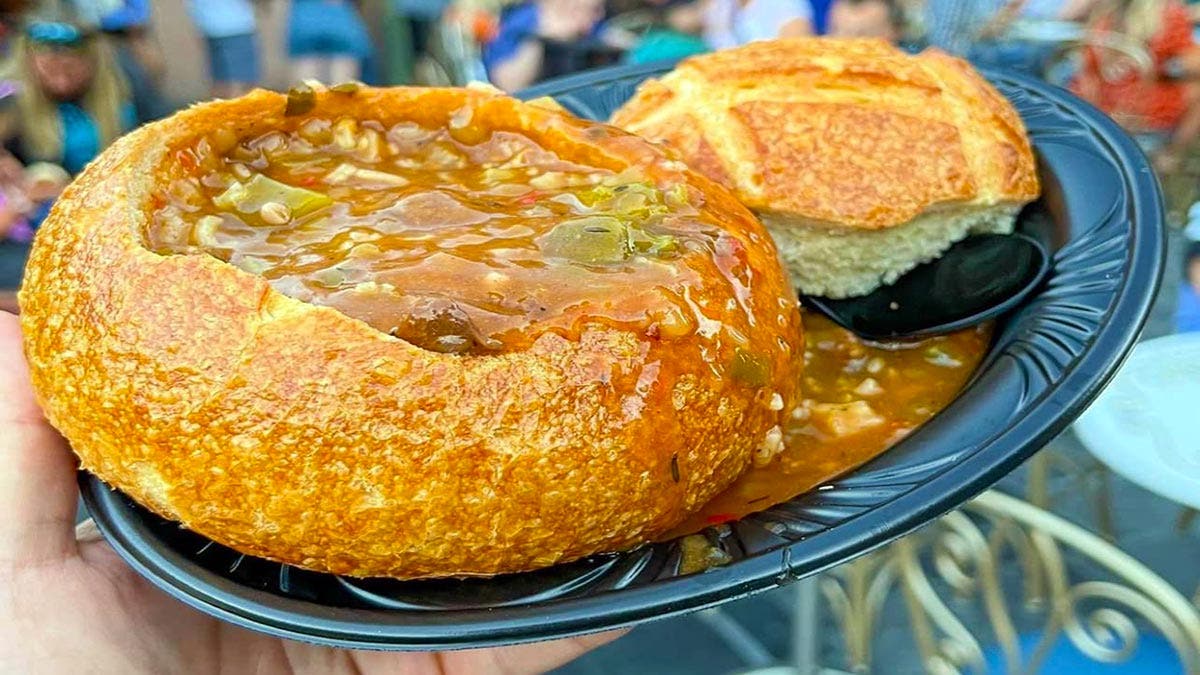 Best Food at Disneyland: 19 Delicious Ideas for Your Disney Day