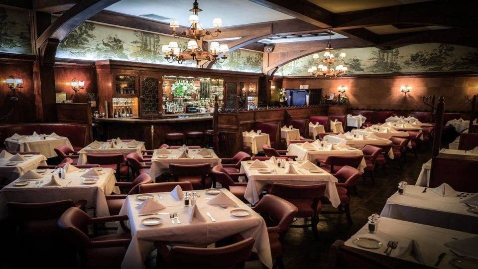 Famous Restaurants in LA 🍔 15 Incredible Dining Experiences