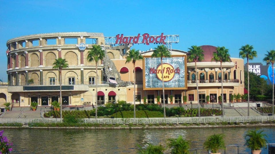 Hard Rock Cafe Orlando: Savor Delish Eats & Live Music