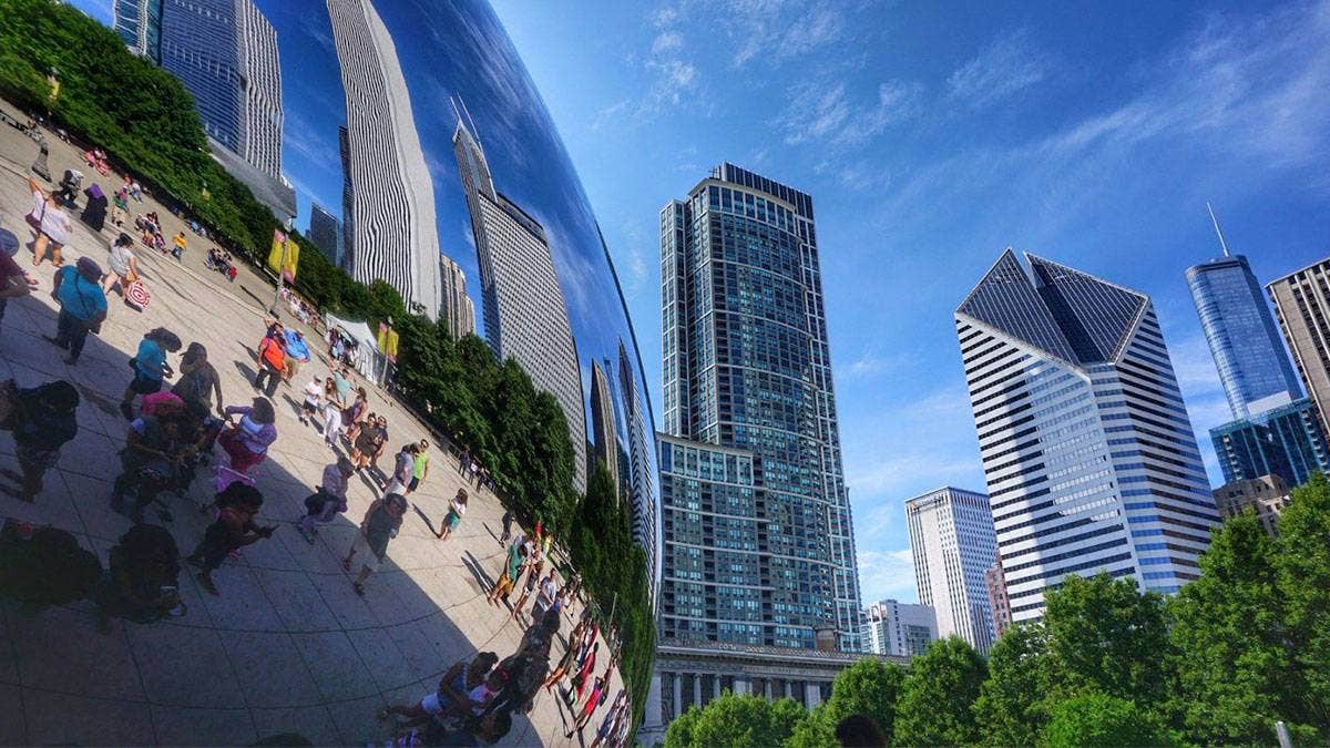 Famous Chicago Landmarks: 19 Essential Sights in Windy City
