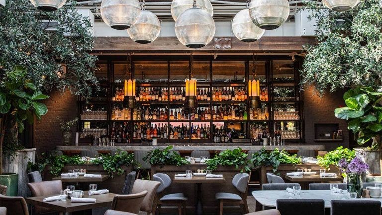 Romantic Restaurants Chicago 🫕 15 Dining Ideas for Couples