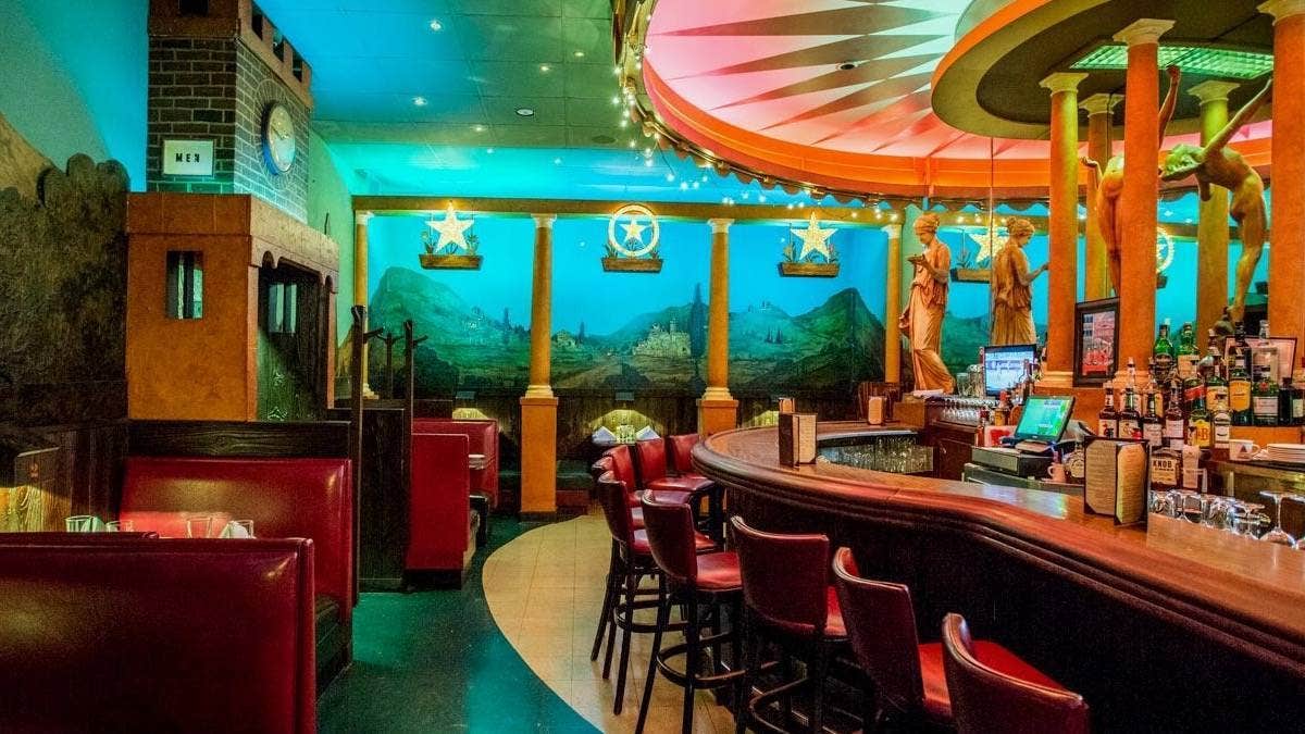 Famous Chicago Restaurants: A Foodie's In-Depth Guide