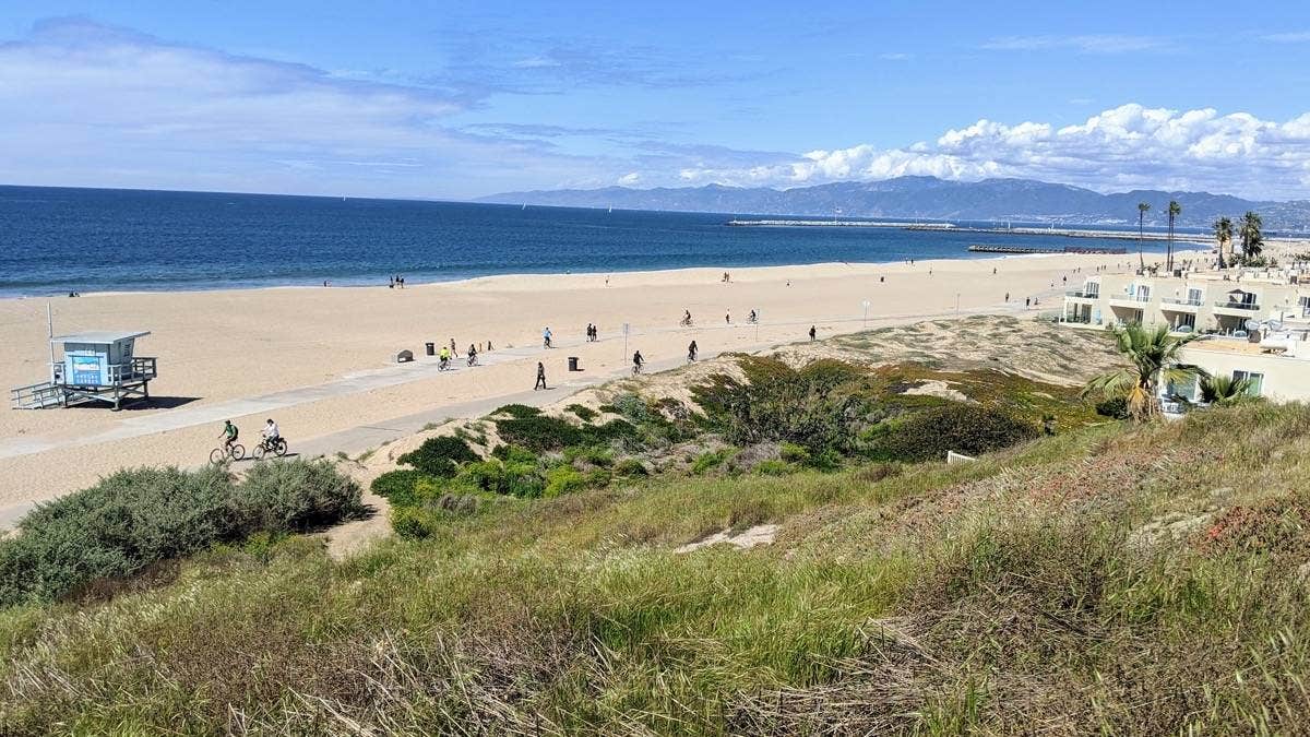 Beaches Near LAX: 9 Perfect Shoreline Escapes After Your Flight