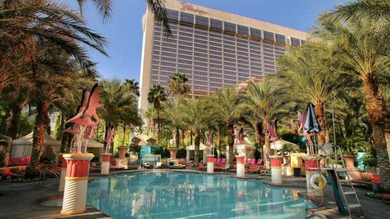 Cabanas to Cocktails: Guide to Flamingo Las Vegas Pool Paradise