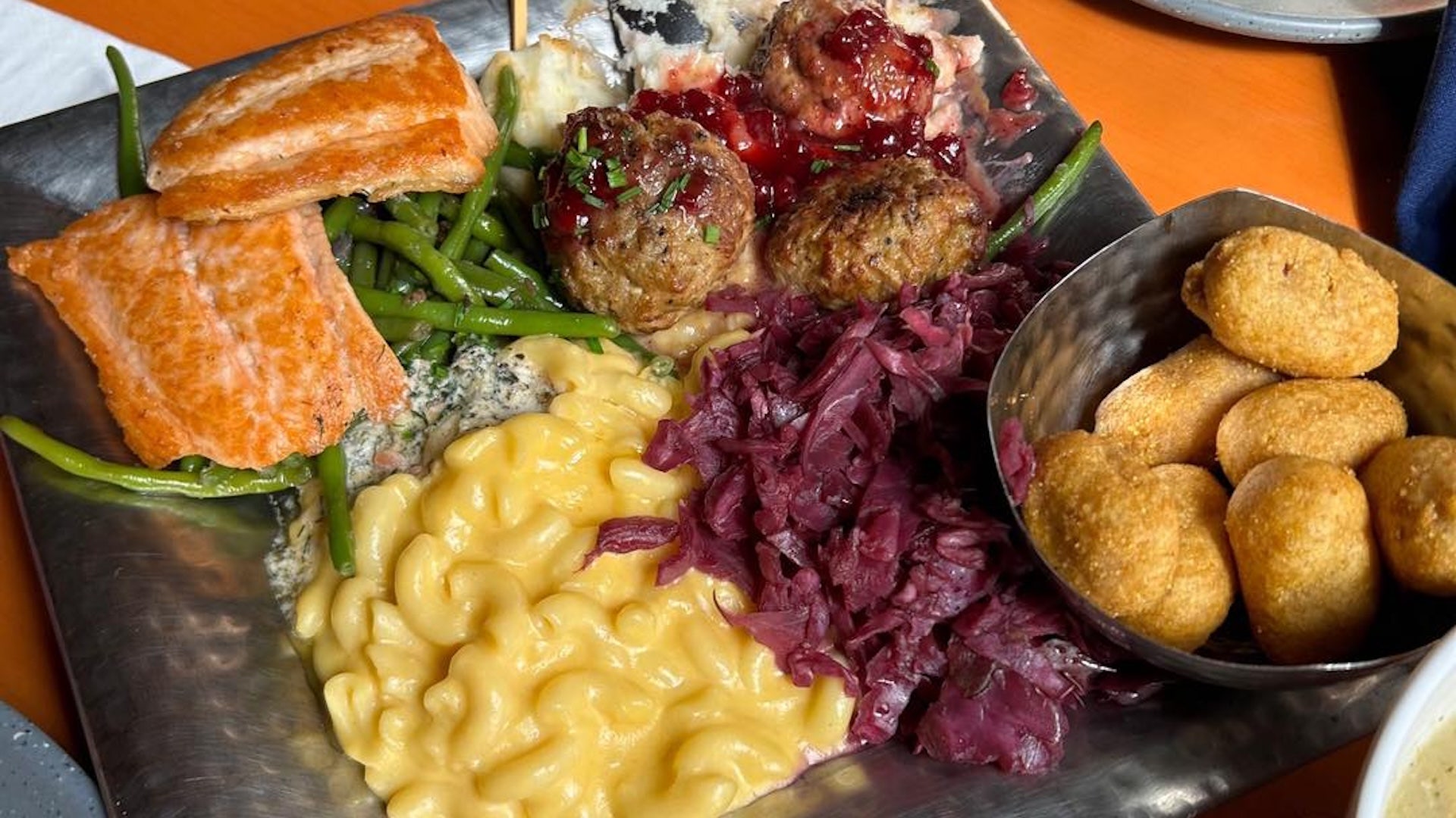 Akershus Royal Banquet Hall 🍽️ Dining at Walt Disney World