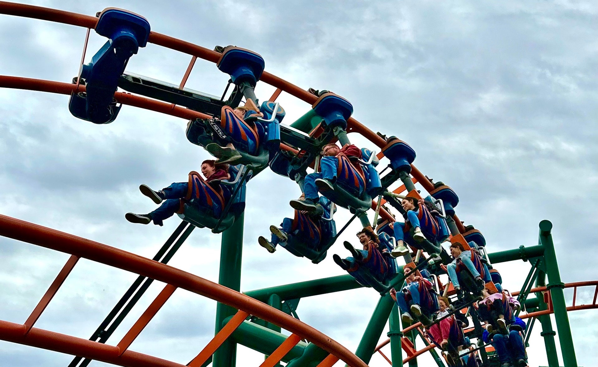 Six Flags Frontier City: 5 Ways to Save Up to 10% Off