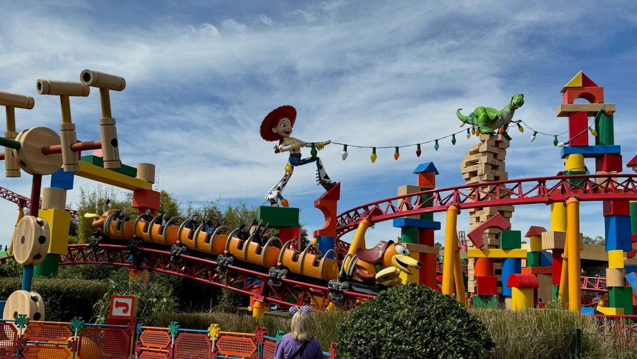 Slinky Dog Dash: Height Requirements, Tips, & More!