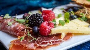 Fremont Street Restaurants: Downtown’s Tastiest Hotspots