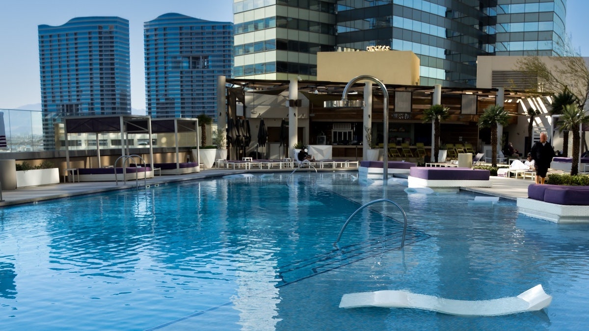 Cosmopolitan Las Vegas Pool: Luxury Amidst the Vegas Glitz!