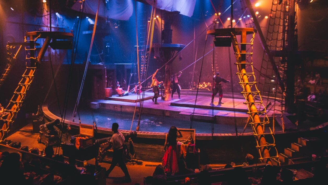 Dinner Shows in Orlando: Thrills, Laughter, and Culinary Delights!