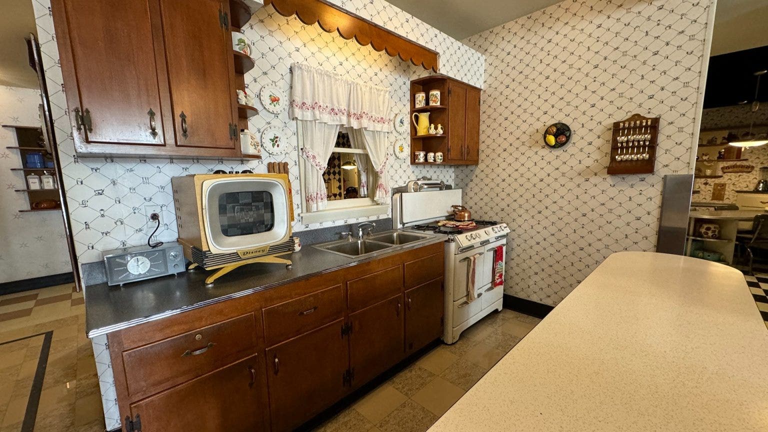 50's Prime Time Café: Guide to Disney’s Best Retro Dining Spot