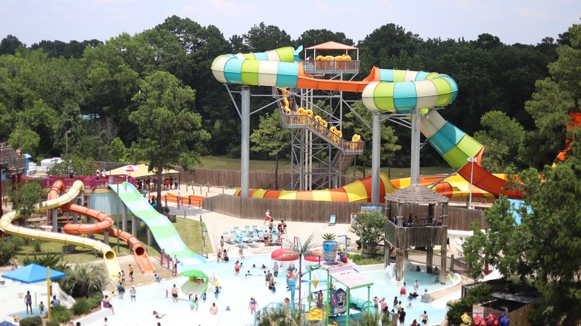 Six Flags Hurricane Harbor Splashtown: Save Up to 10% Off