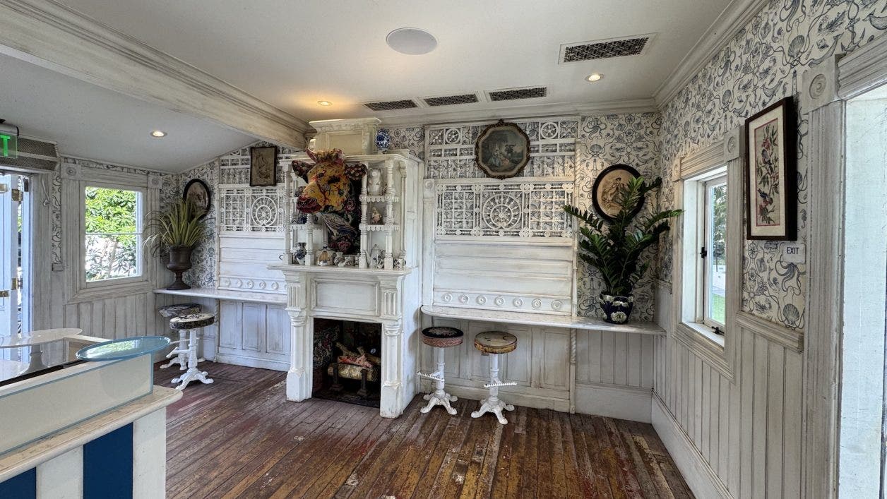 Top Gun House: Yes, It’s Real. Yes, There’s Pie. Yes, You Must Go